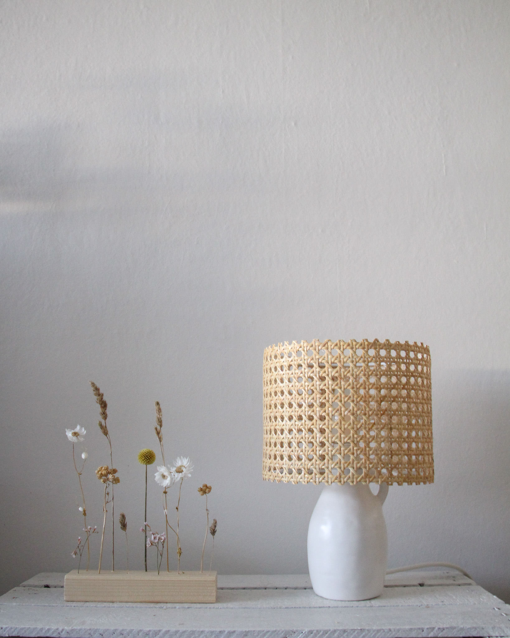 Schöne Tischlampe Wiener Geflecht Bild