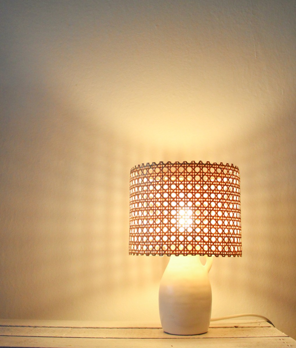 Schöne Tischlampe Wiener Geflecht Bild